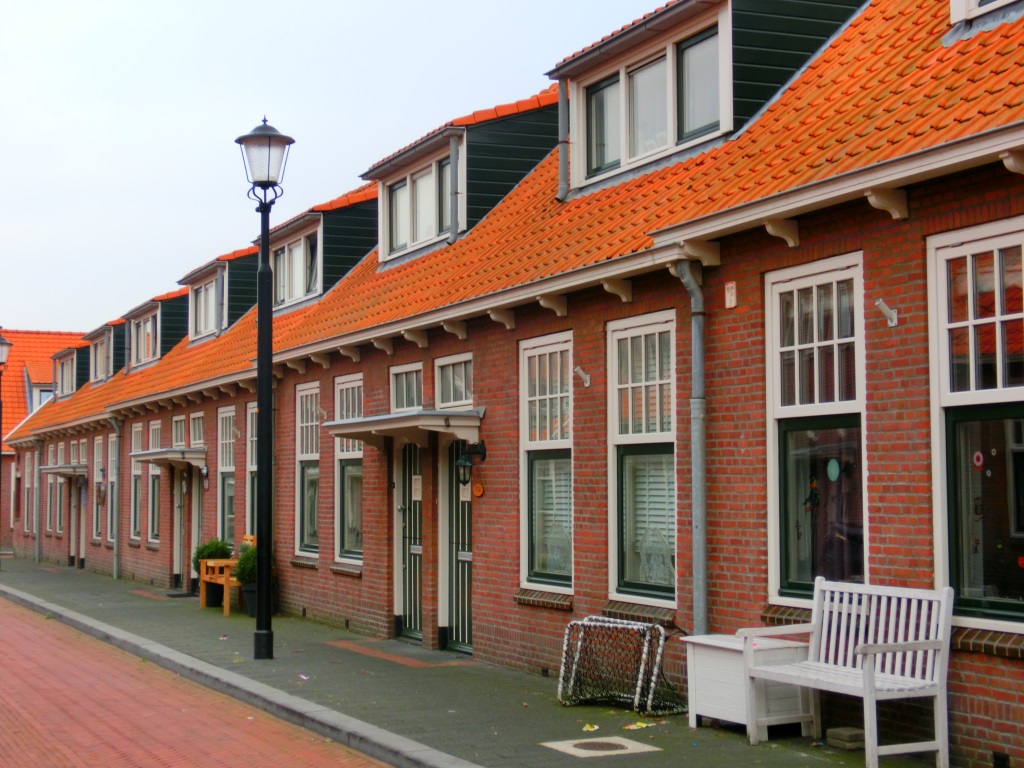 rode-bakstenen-en-rode-daken – Vera Wandelt
