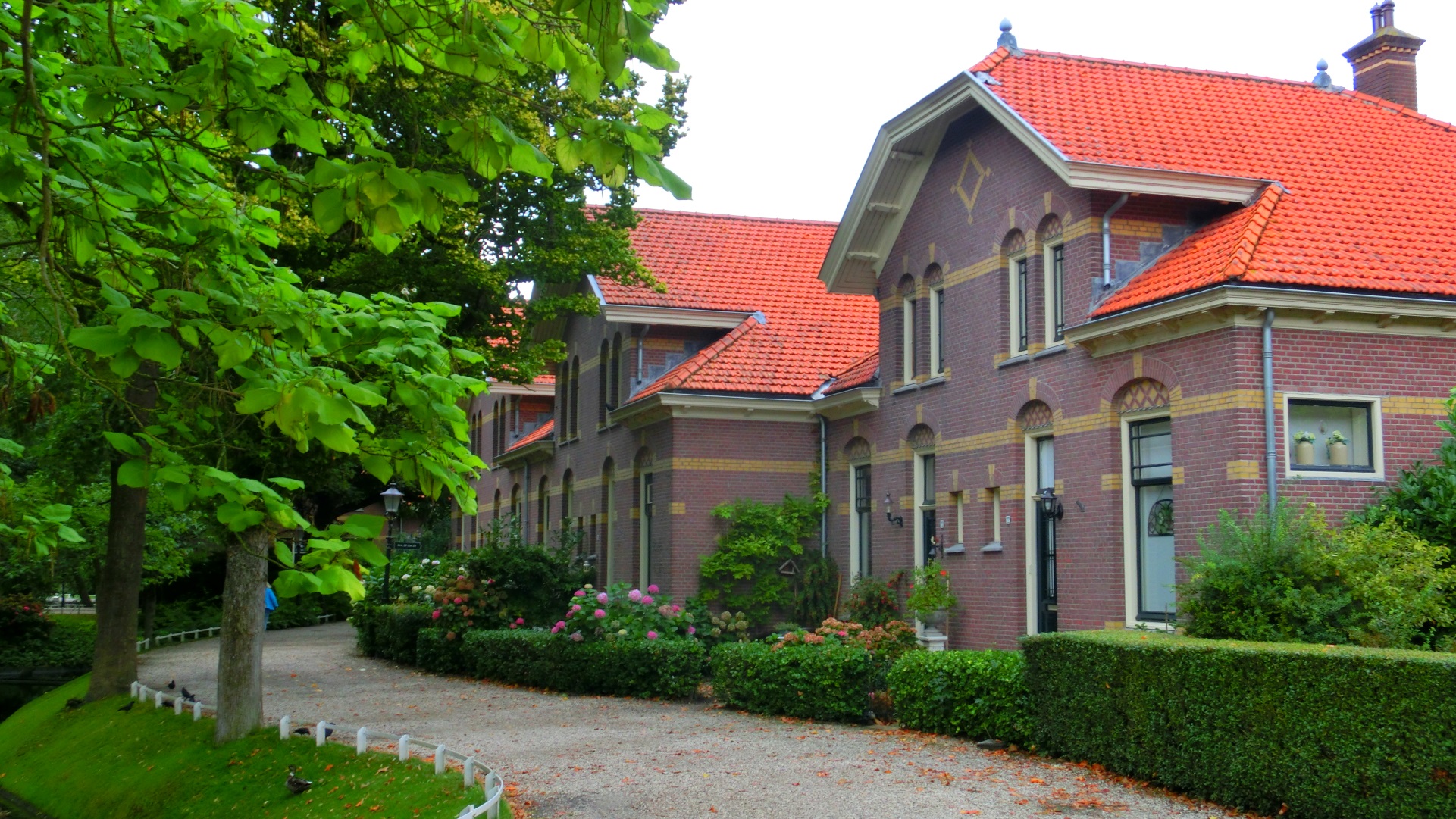 Dwalen door het Snouck van Loosenpark Enkhuizen – Vera Wandelt